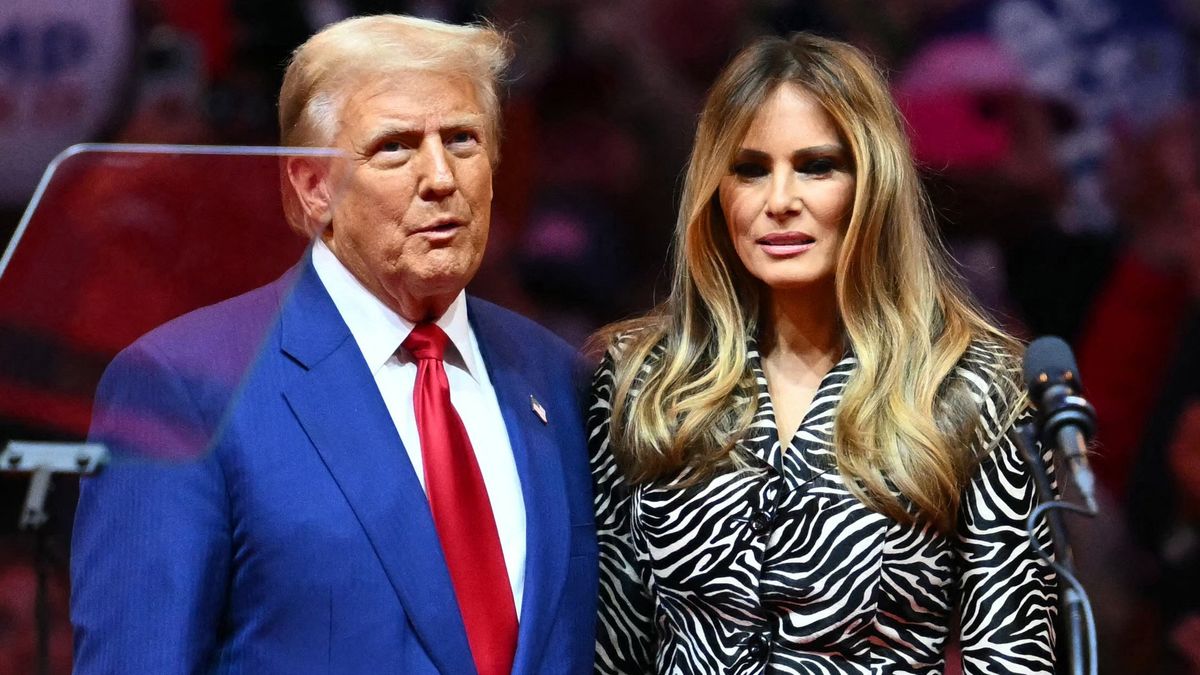 25 HILARIOUS reactions to Melania Trump looking like she's desperate to ...