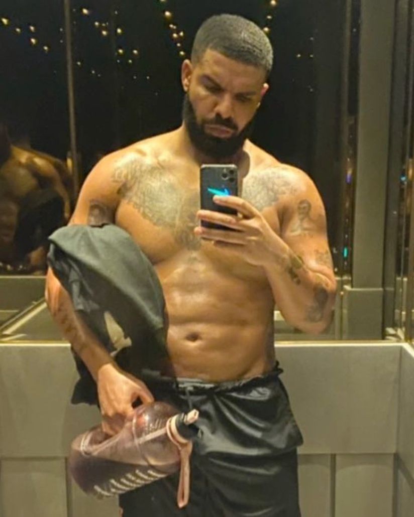 Drake Shirtless 2022