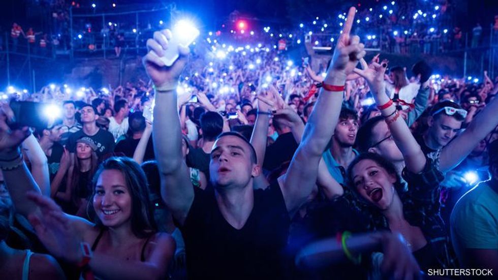 Music Stans Compete to Meet Their Idol in CBS Game Show ‘Superfan’