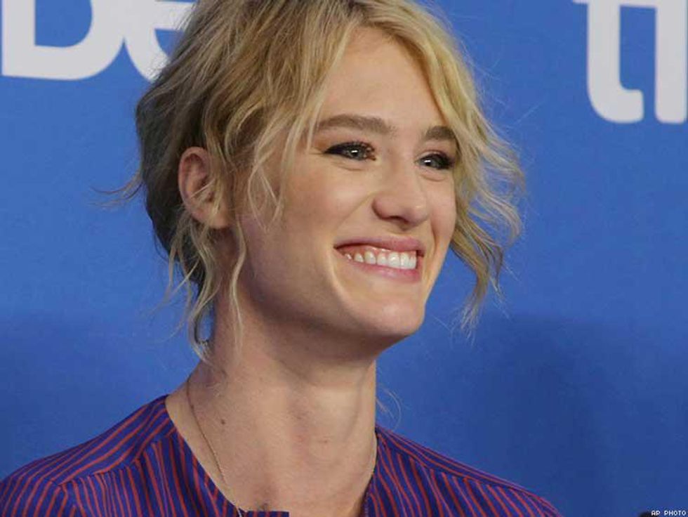 Mackenzie Davis Hair