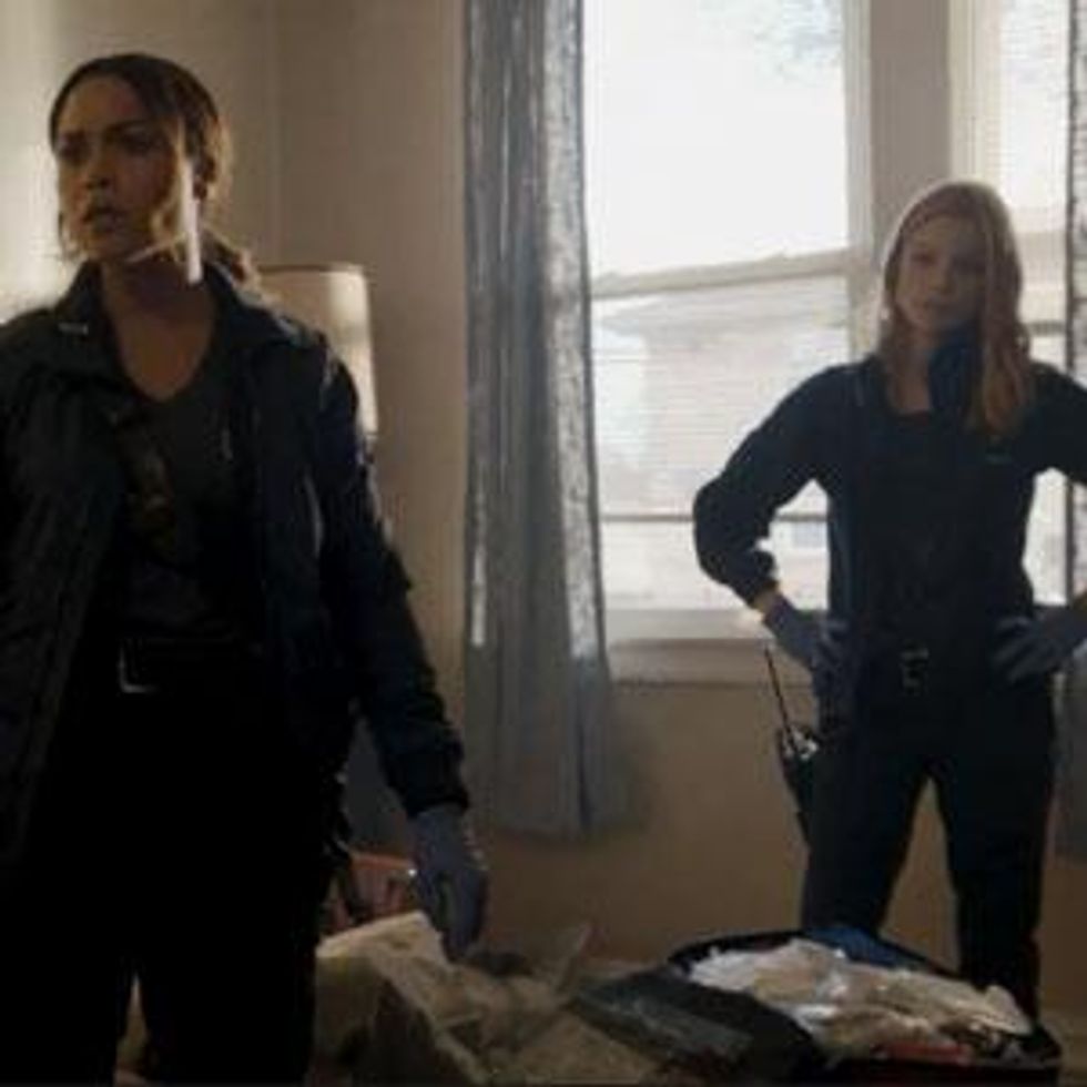 Watch: 'Chicago Fire' Pilot Episode Featuring Lauren German as Lesbian ...
