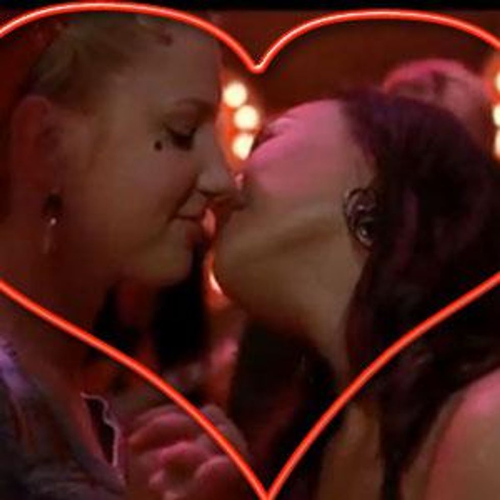 Glee Rachel And Santana Kiss