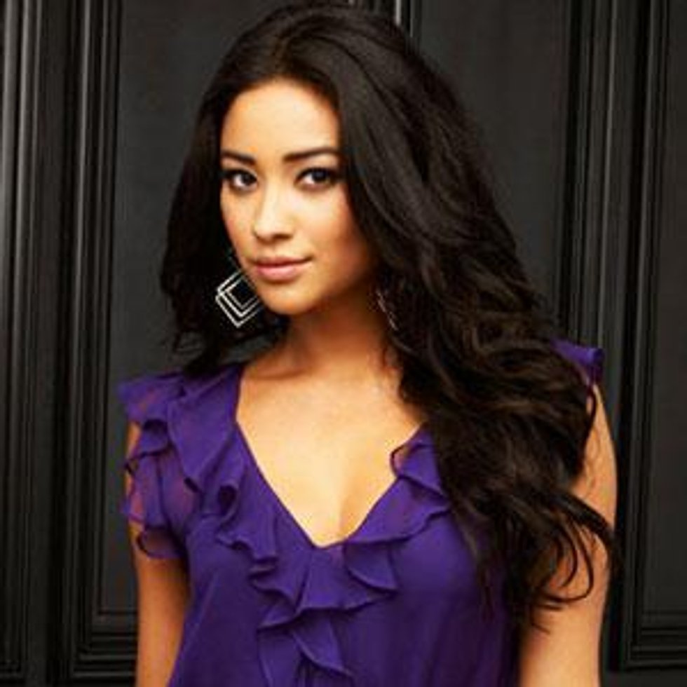 'Pretty Little Liars' Shay Mitchell Talks Playing LGBT, Role Models and ...