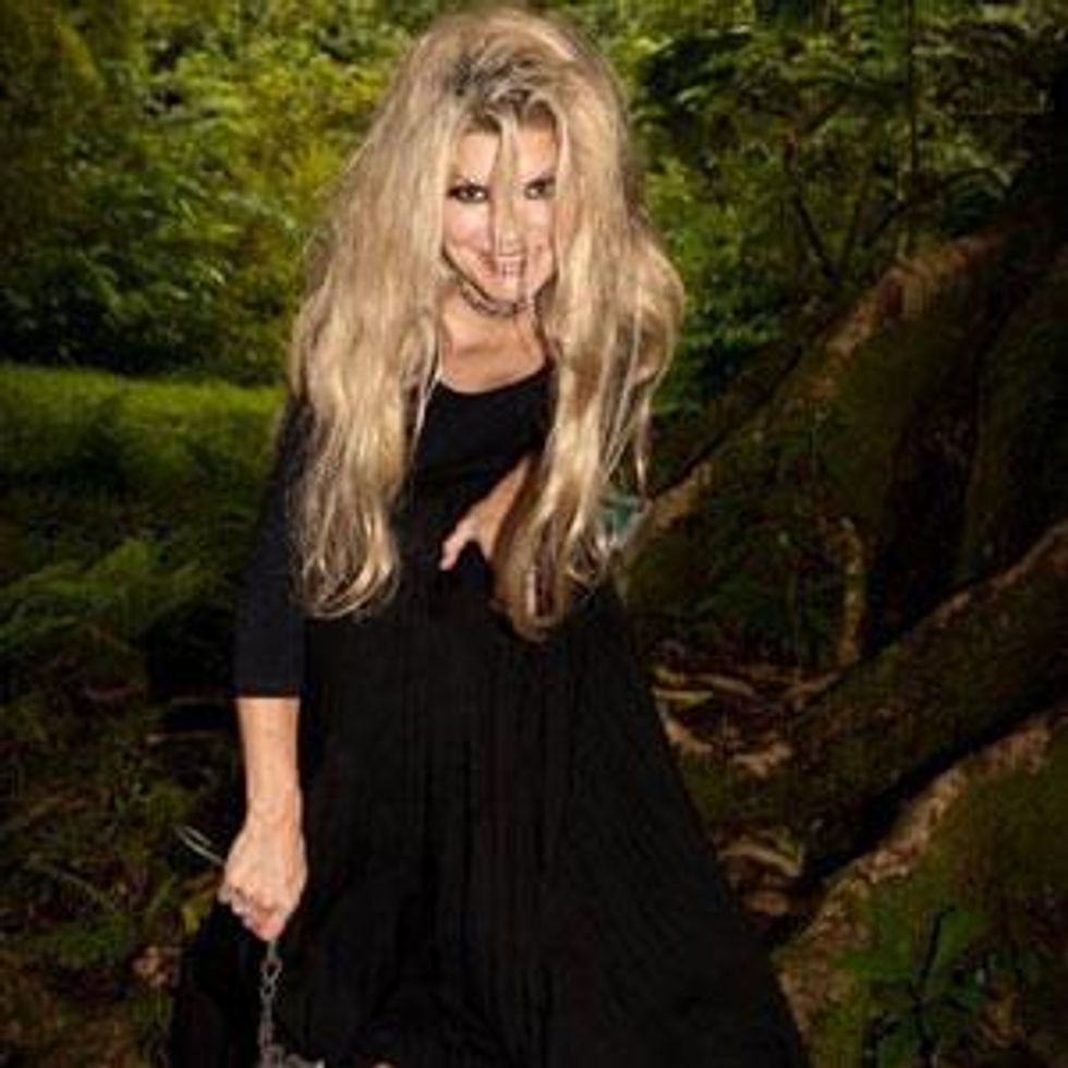 Interview: Singer-Songwriter Deborah Vial