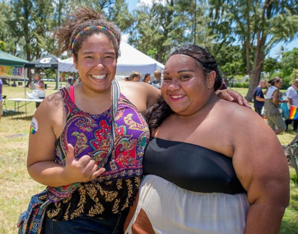29 Glorious Pics of Women in Love at Pride Around the World