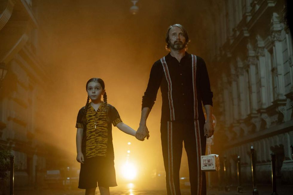 Dylan O'Brien's gay nipple pinch scene breaks internet!