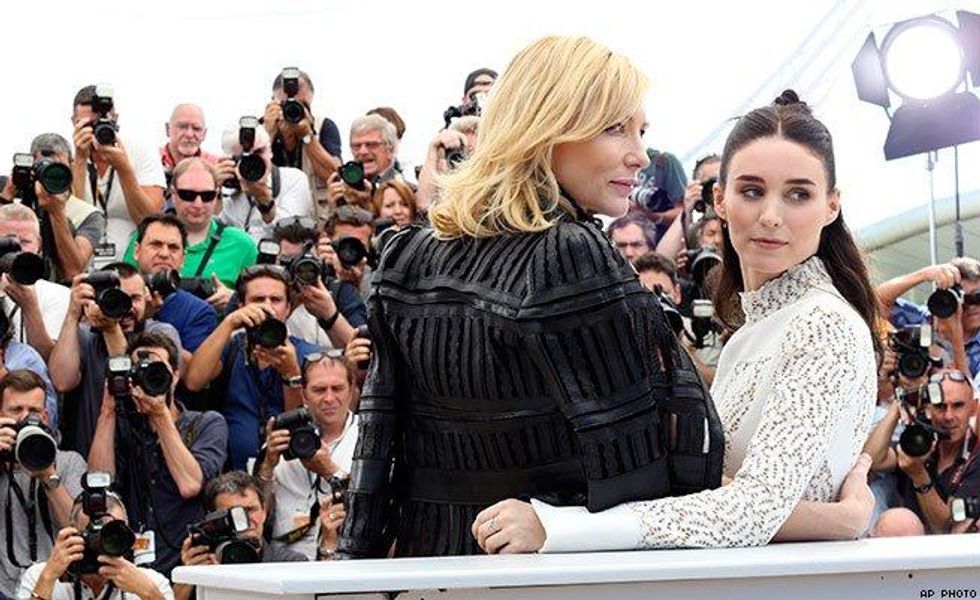 12 Examples of Women We Love Being the Best Huggers in Honor of ...