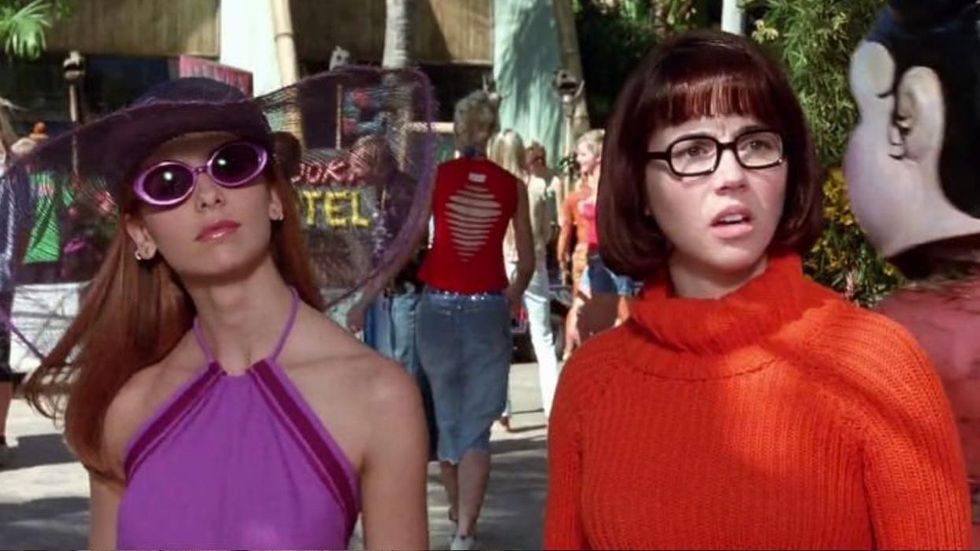 Scooby Doo Daphne And Velma Kiss
