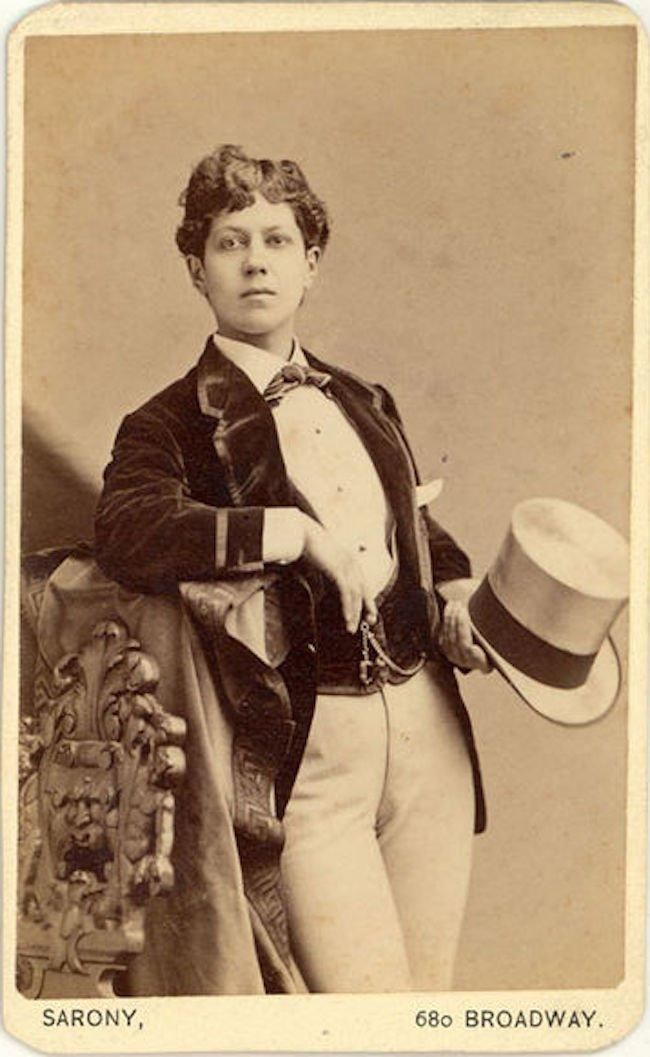 10 Photos of 19th and 20th Century Drag Kings That Are Totally Inspiring