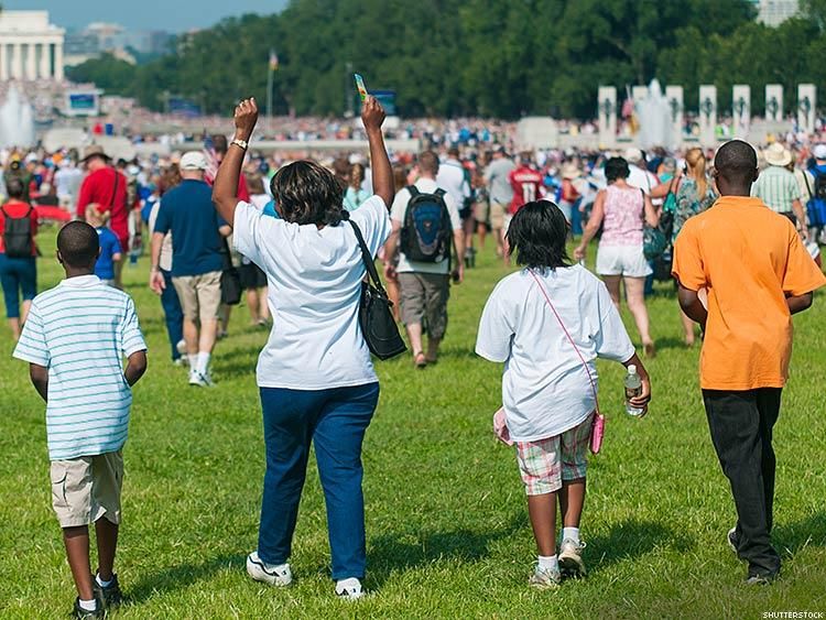 10 Reasons You Should Attend a Political Rally This Election Year