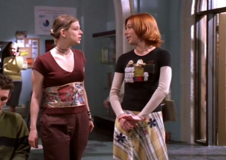10 Early 2000s High School Fashion Trends We Actually Thought Were Cool