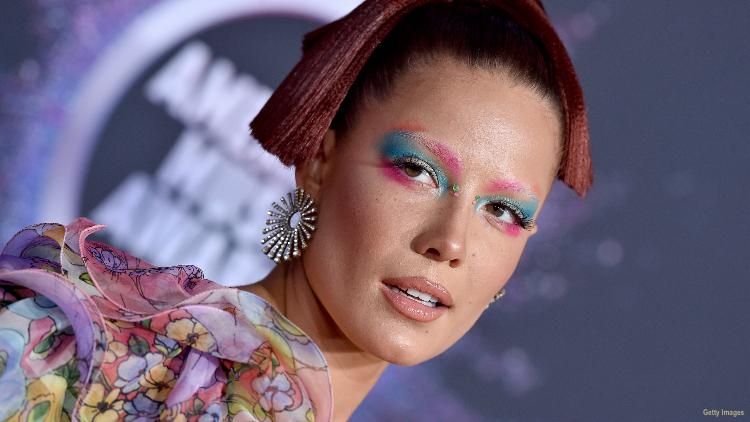 Halsey – this bisexual American singer is taking the world by storm!